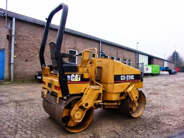 Cilindru compactor Caterpillar CB-224C 2.6to Second Hand