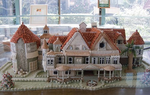 Simply Creative: Amazing Gingerbread House