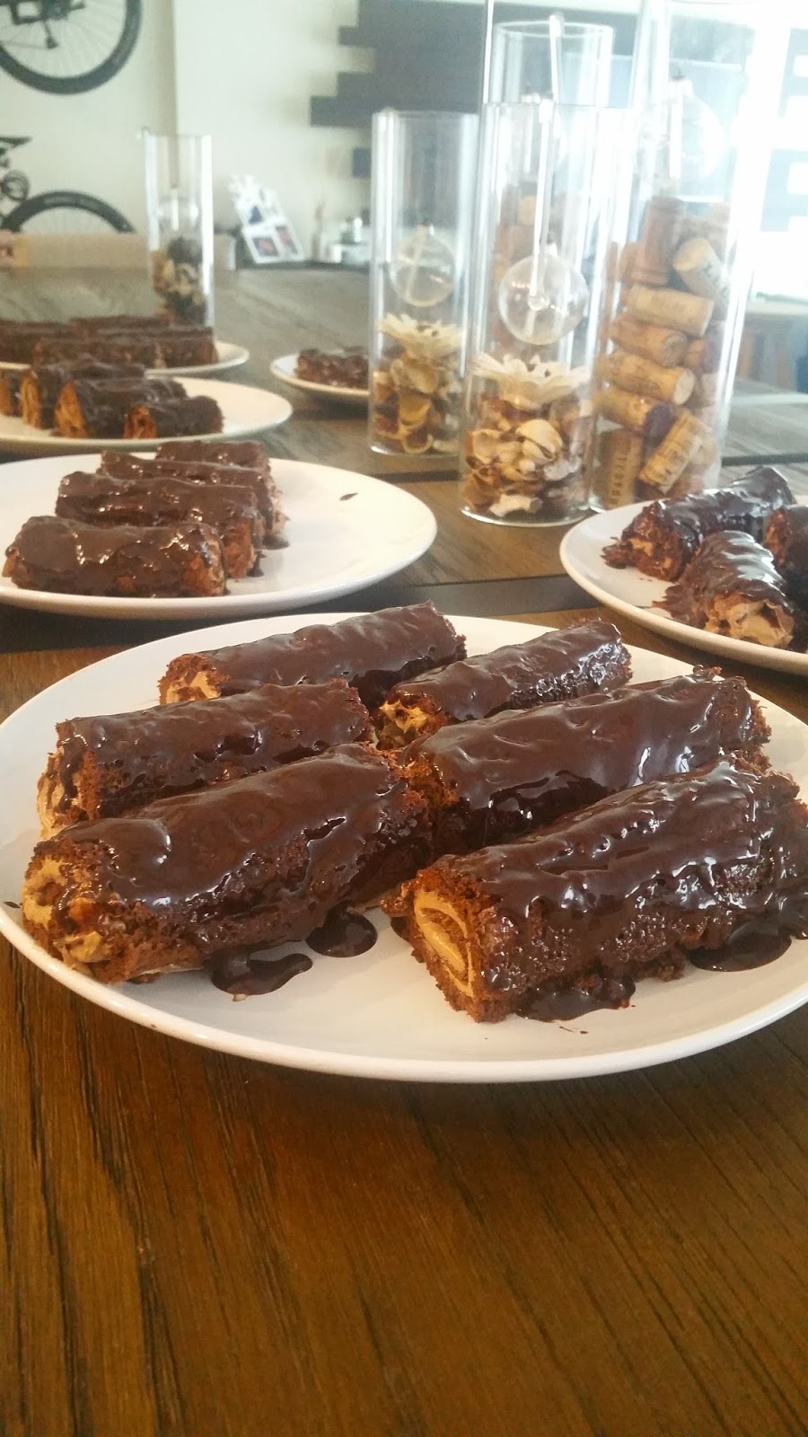 Mia Bakes: Mini Yule Logs & Gingerbread Cookies ~ MollyMia