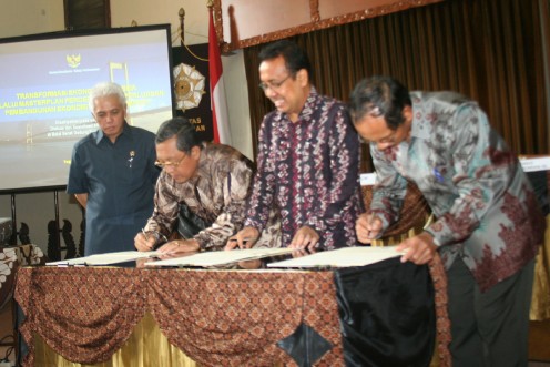 Kerjasama UGM, ITB dan UI, Kaji Pembangunan Jembatan Selat Sunda ...