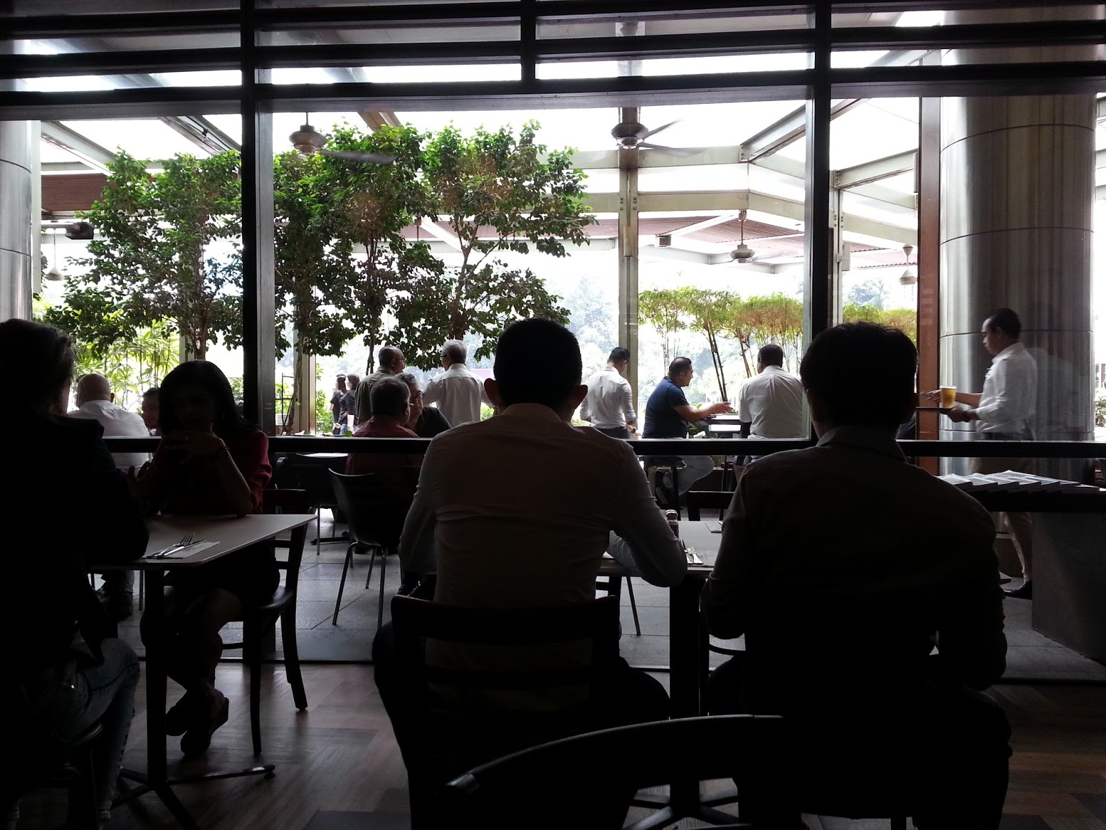 Liv & Luv: Chinoz On The Park