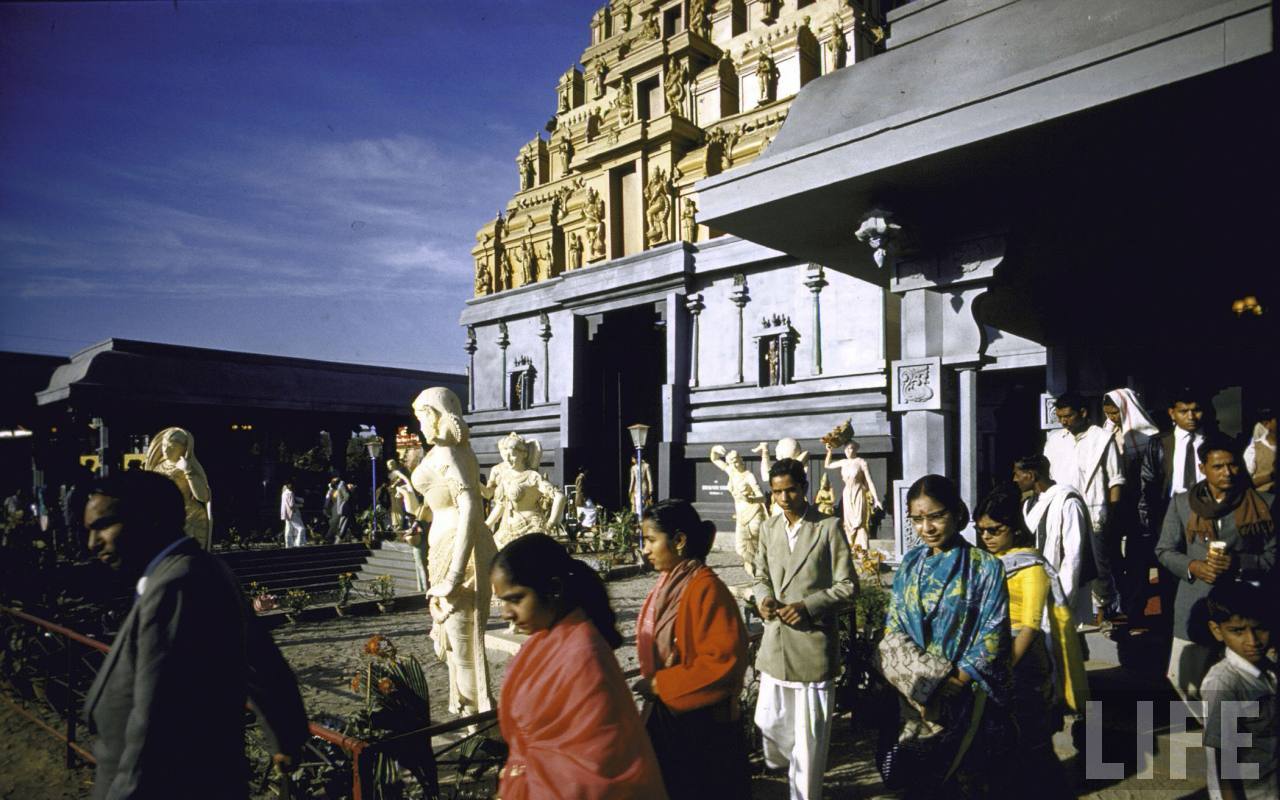 Visitors to Madras State Pavillion at World Agricultural Fair - New ...