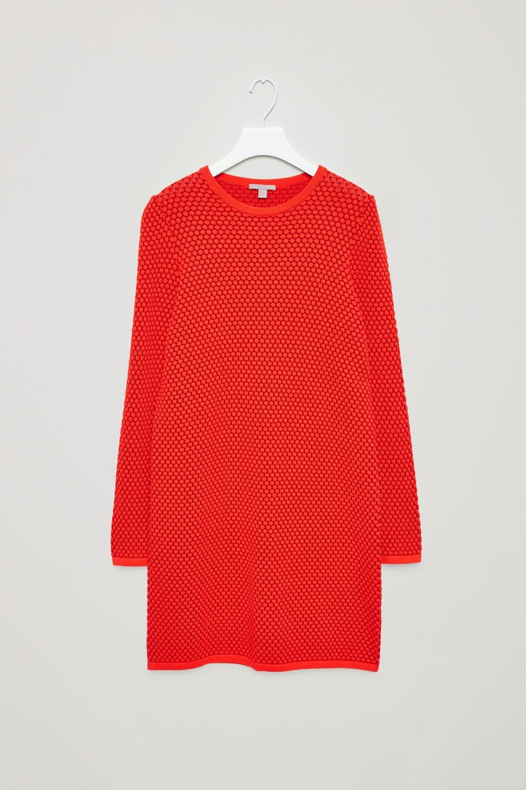 Around the world...: RAISED KNIT DRESS