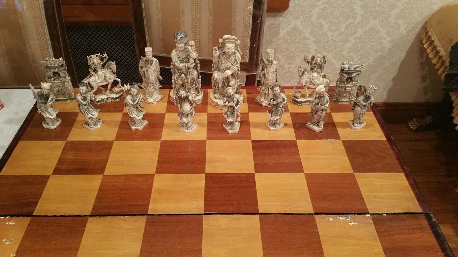 Antiques Blogger: Vintage real white & tea stained ivory chess set, 30 ...