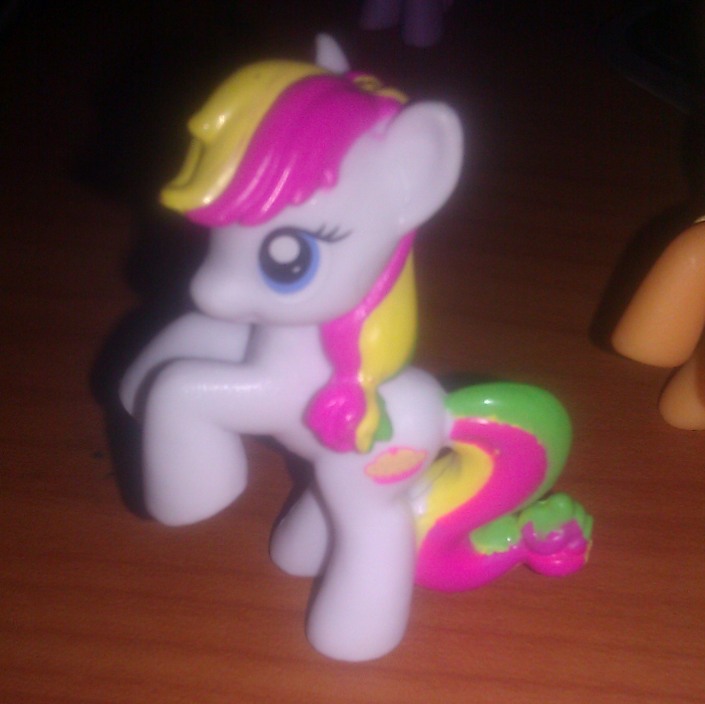 Equestria Daily - MLP Stuff!: Toy Review: Toys R' Us Exclusive ...