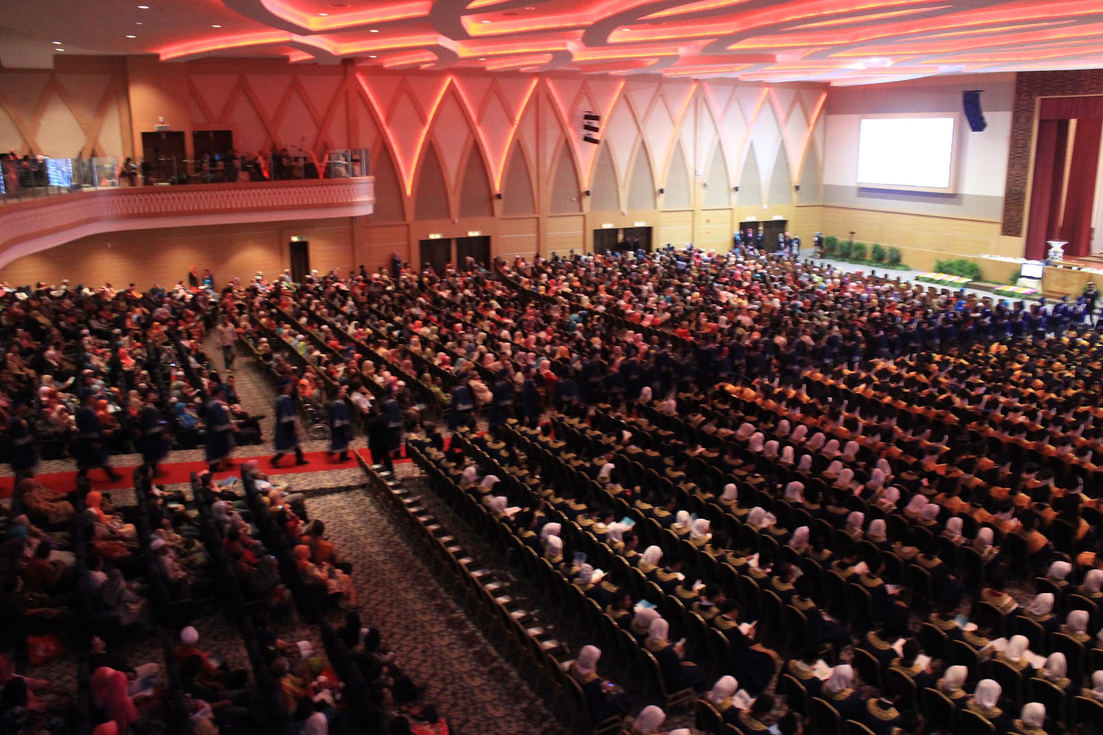 Miss Myzatul: 5 STAR convocation at UTHM..