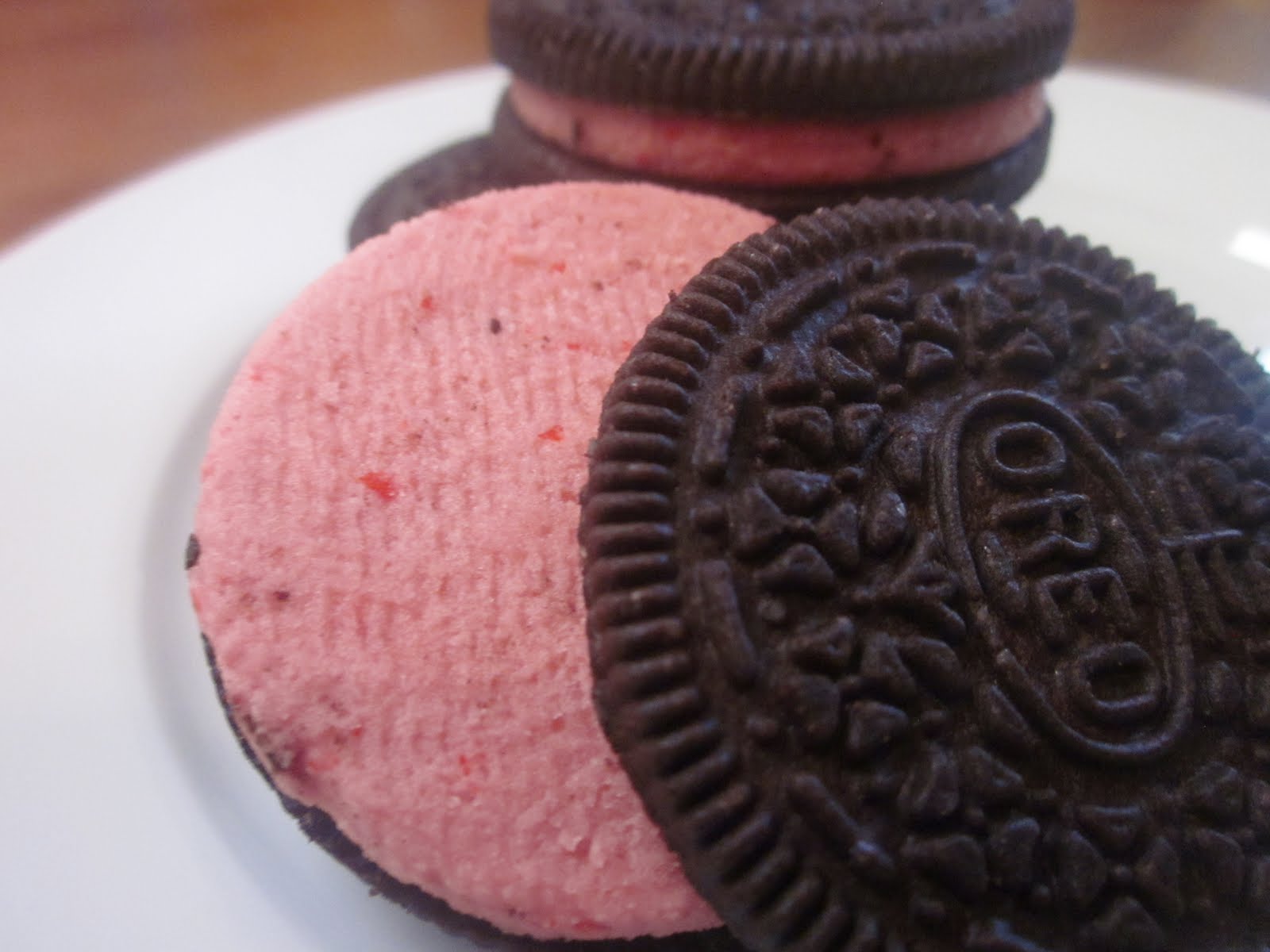 Cookies N' Crumbles: A new twist on a classic-Berry Burst Ice Cream Oreo