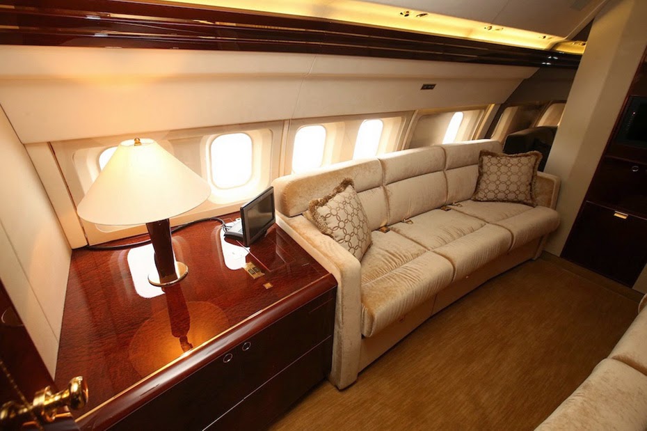 El Jet privado de Donald Trump valorado en $100 Millones, mira su interior.