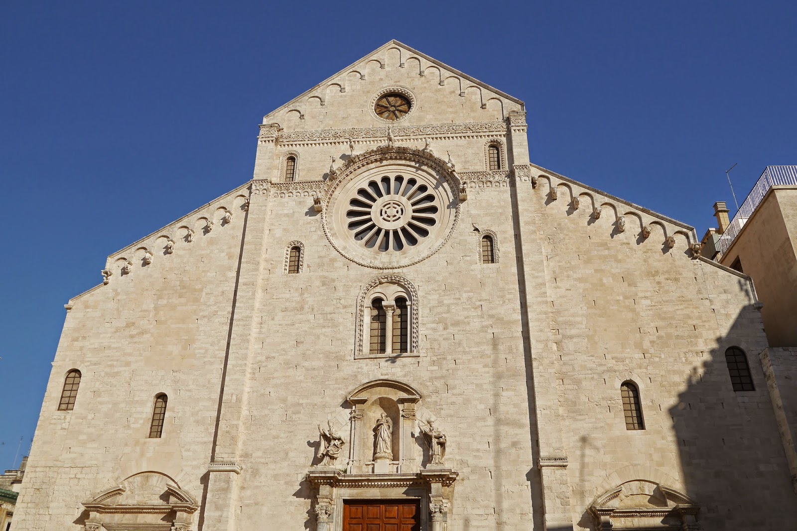 Walking in the country: Bari