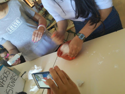 Laboratorio 3º ESO del IES Miguel Crespo: Haciendo slime