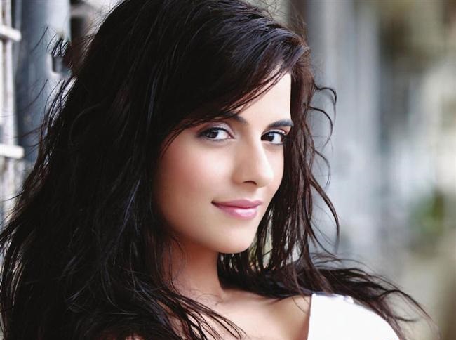 Jennifer Kotwal Wiki, Movies,affairs, Biodata, Contact-info, Family ...