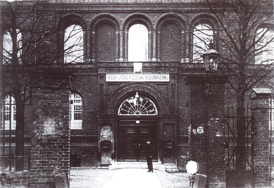 Brushes and Bayonets...: 01.IX.1939 - Defence of the Polish Post Office ...