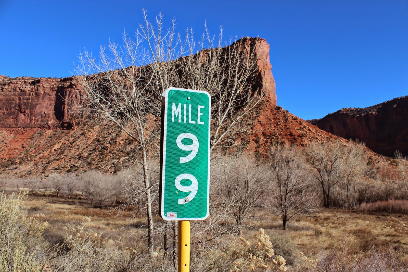 gjhikes.com: Highway 141 MM 99 Petroglyphs