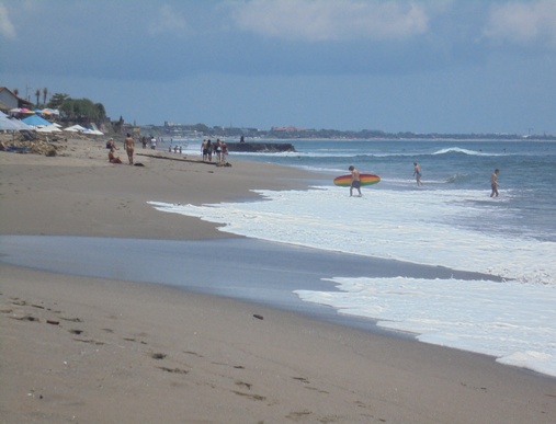 Old Man's Surf Canggu - Great Surf and Nice Seascape in Canggu Bali