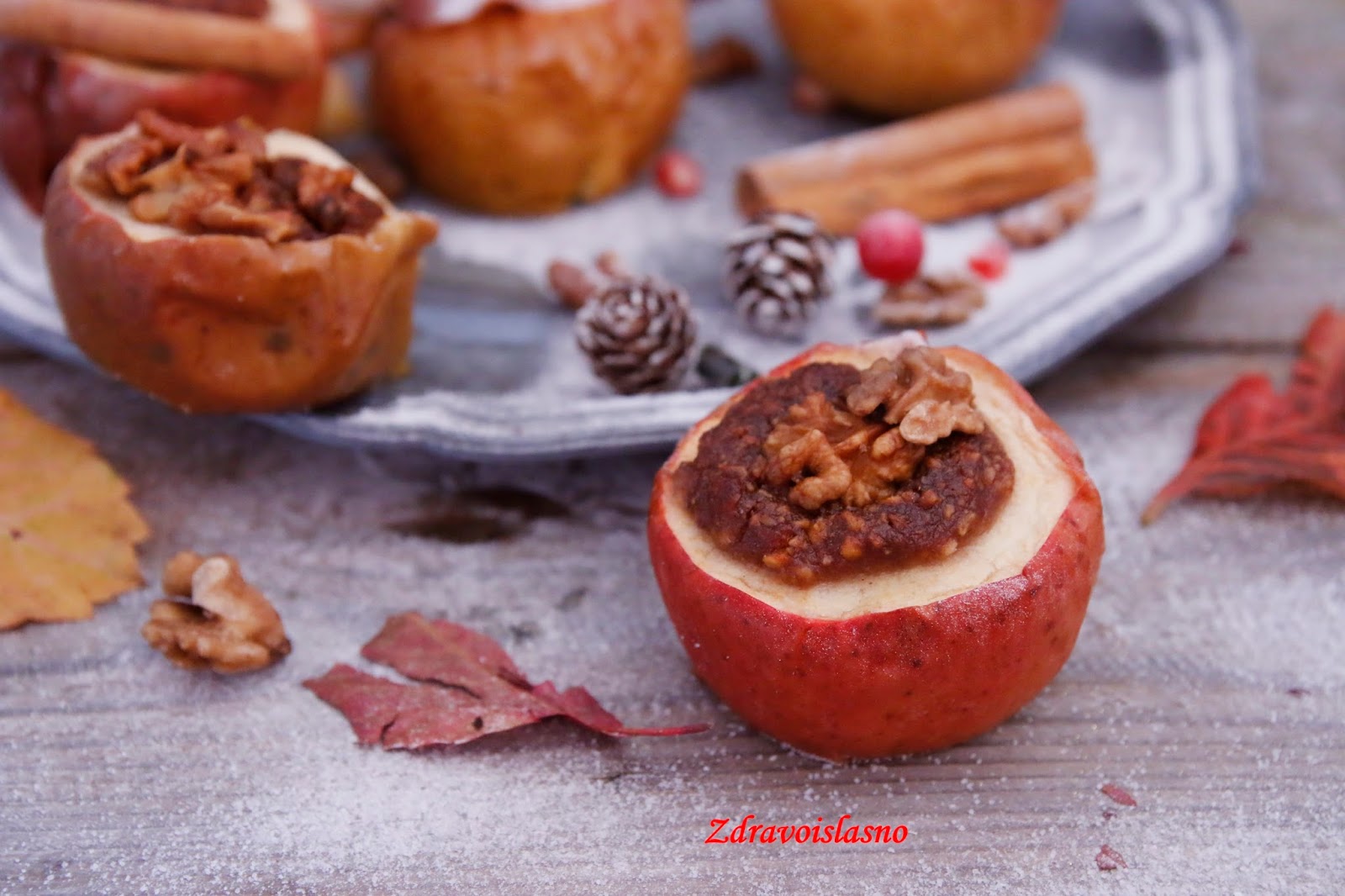 Zdravo i slasno: Rajski složenac od jabuka i datulja