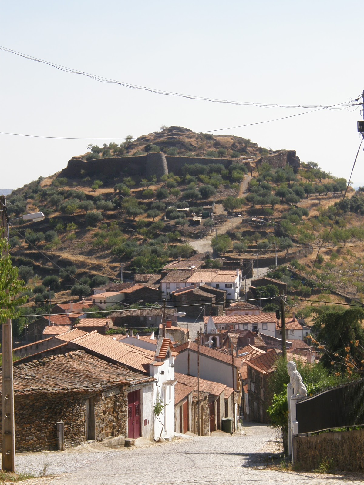 Fronteiras: Castelos da Raia: Castelo Melhor (c. de Vila Nova de Foz Côa)