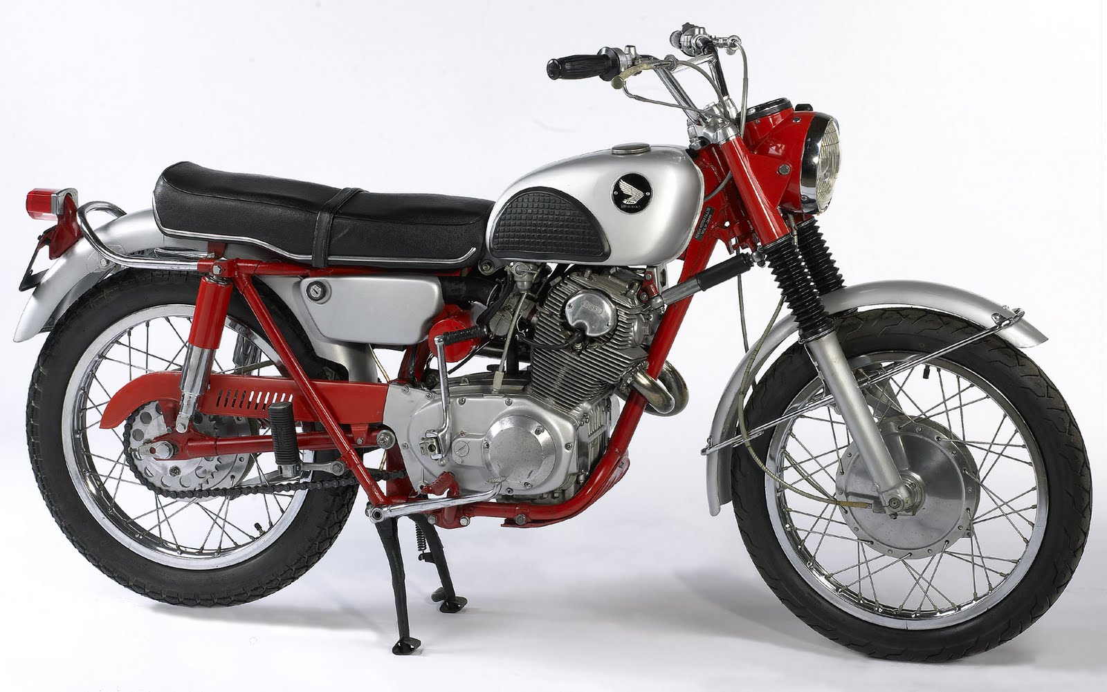 Racing Cafè: Honda RS 750 Scrambler by Cobra