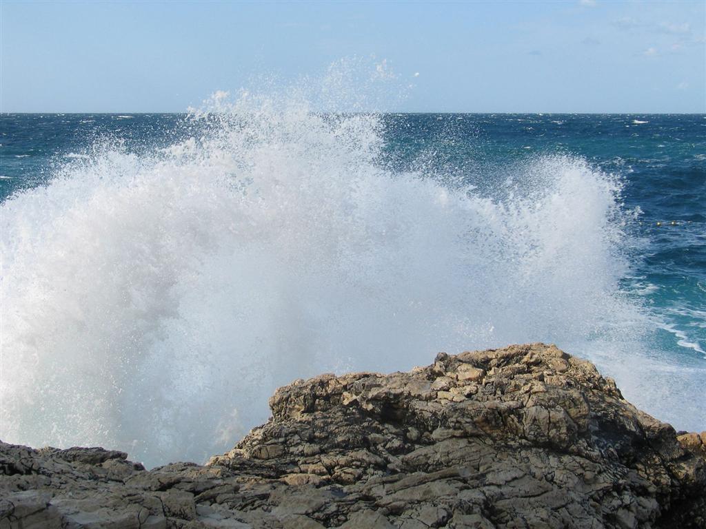 Sea Spray | Okay Wallpaper