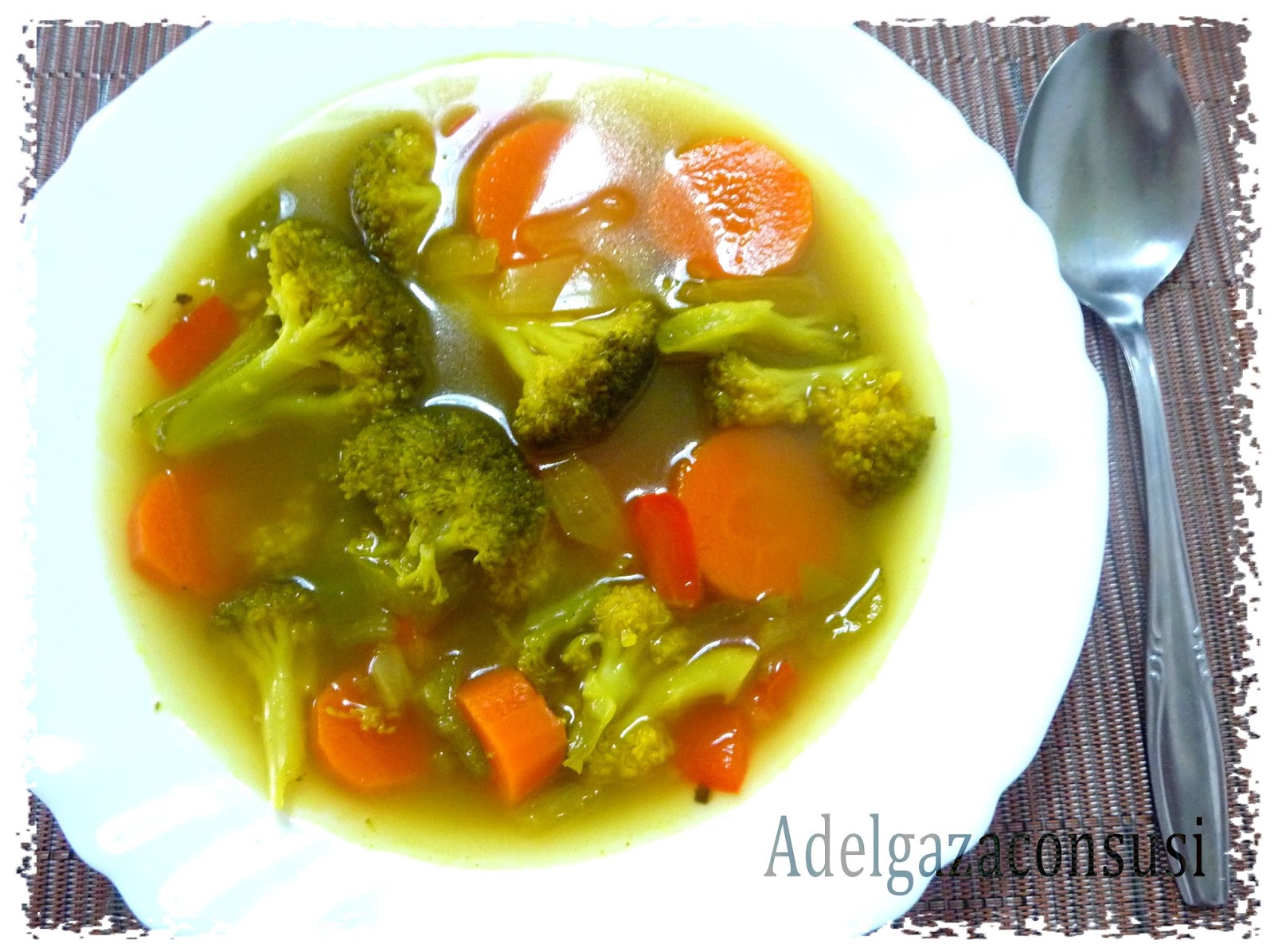 Recetas Light - Adelgazaconsusi: Sopa de brocoli y zanahoria en olla exprés