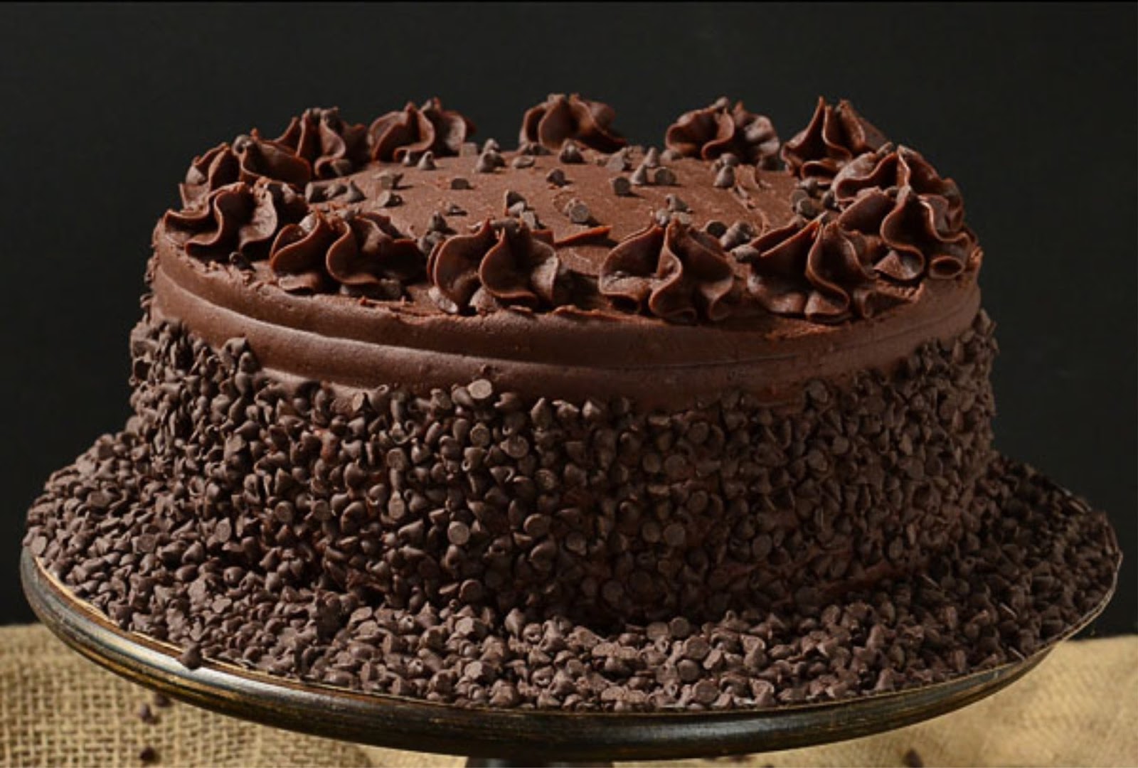 Alcuin and Flutterby: Emergency chocolate cake pictures