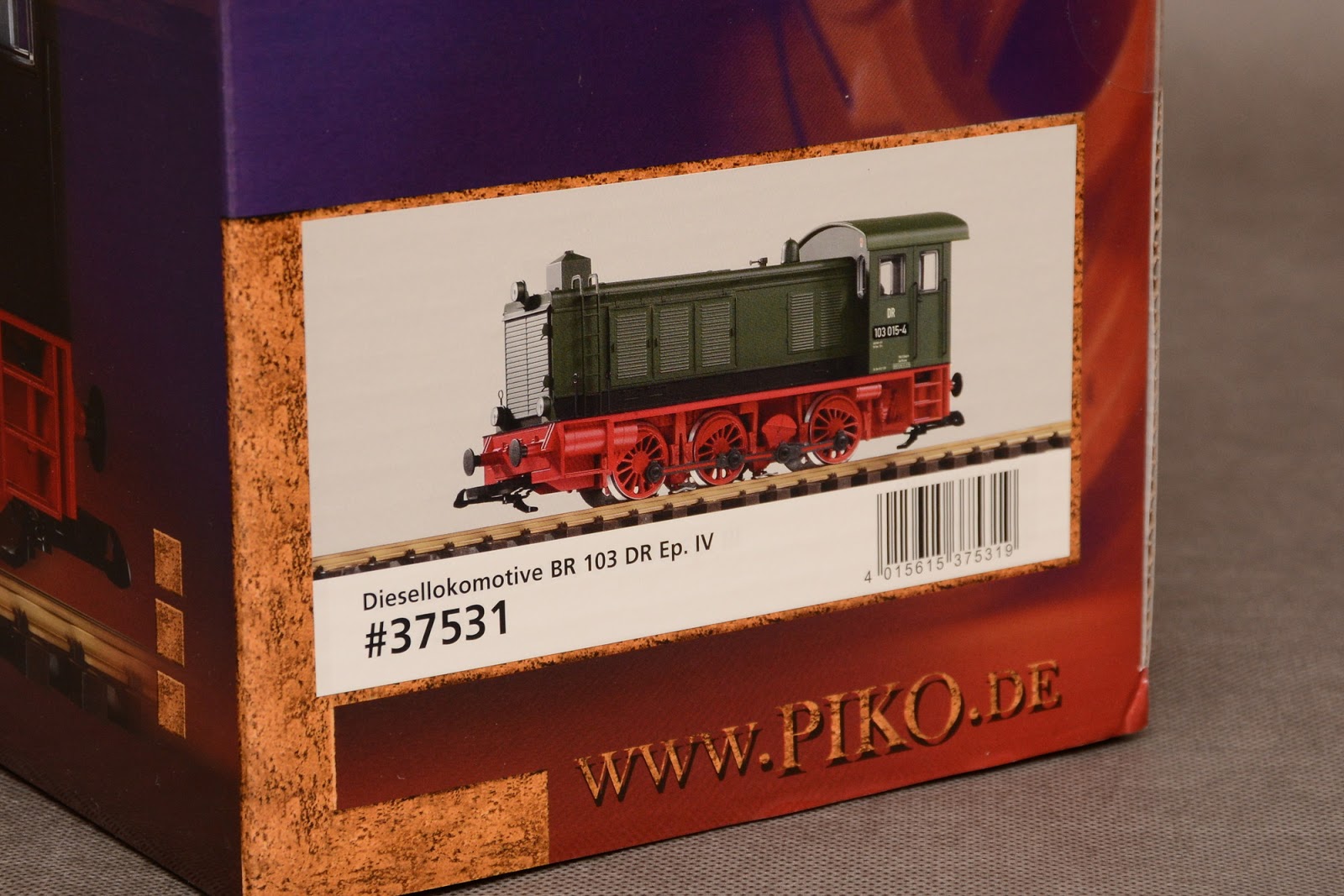My Miniature Worlds: Piko 37531, G-scale V36 diesel locomotive