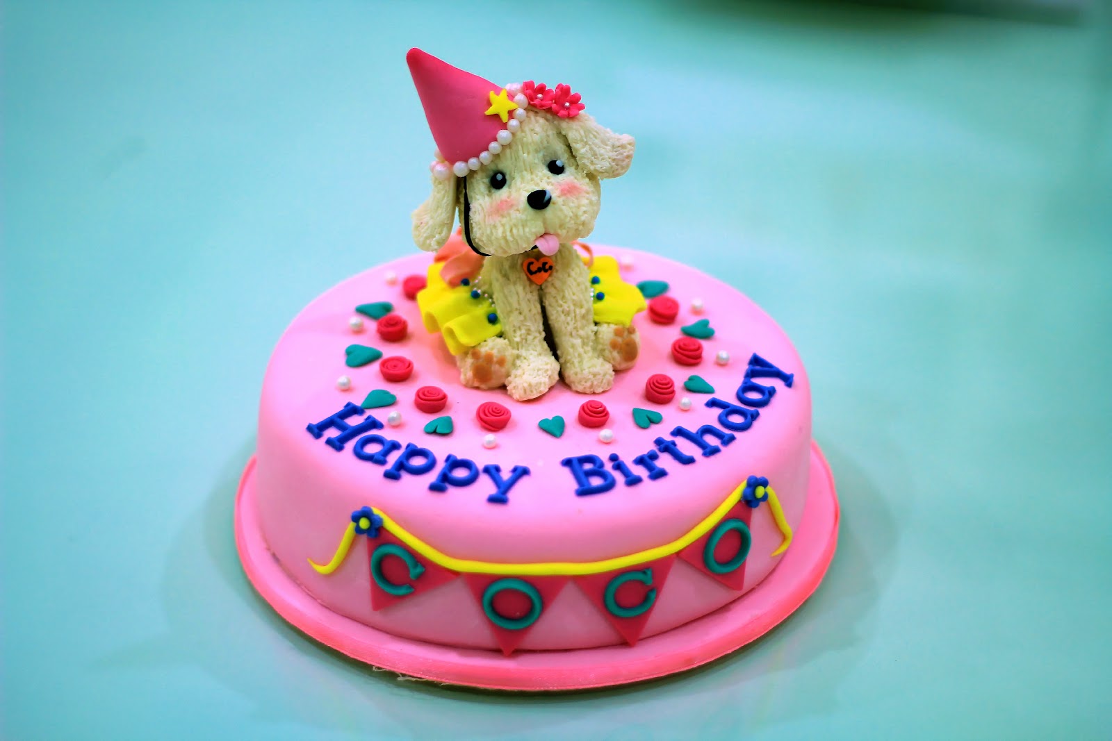 Upper Crust Bakery: Fondant Cake for Furkids
