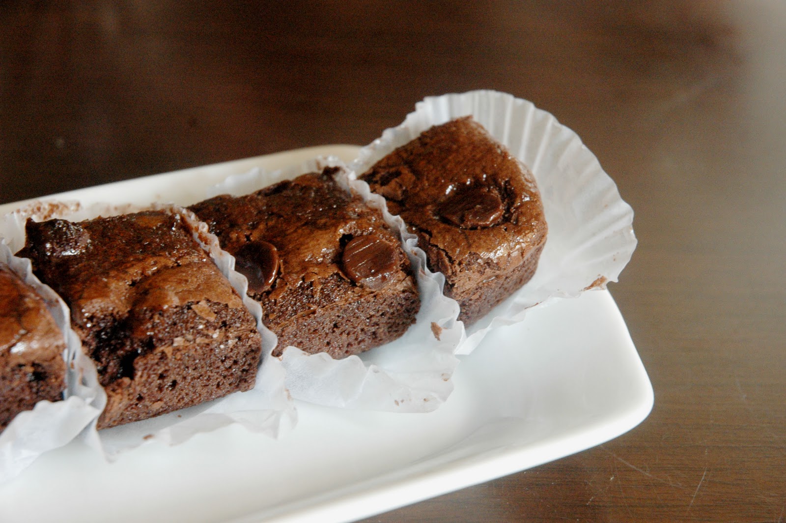 DUDE FOR FOOD: Chocolate Overload with Conti's Choco Chip Brownies