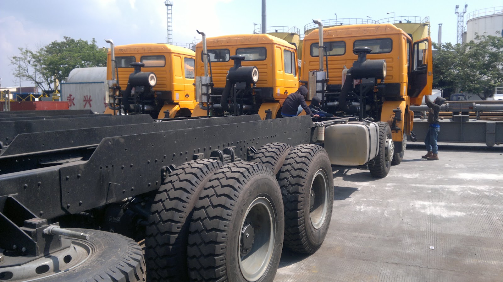 SHACMAN TRUCK INDONESIA: LONG CHASSIS 8x4 SHACMAN TRUCK