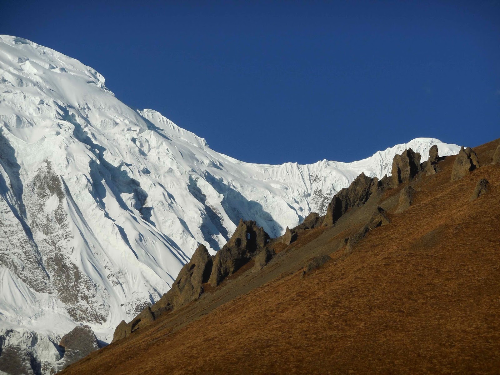 Ann Marcer in Nepal: Tilicho Tal - highest lake in the world