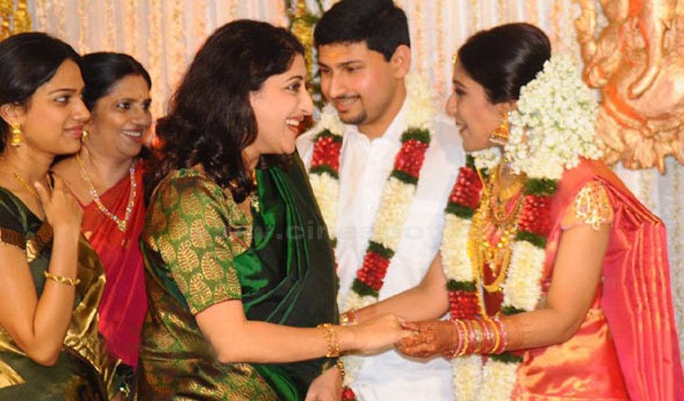 Singer Swetha Mohan wedding Pictures | CelebritiesCouples