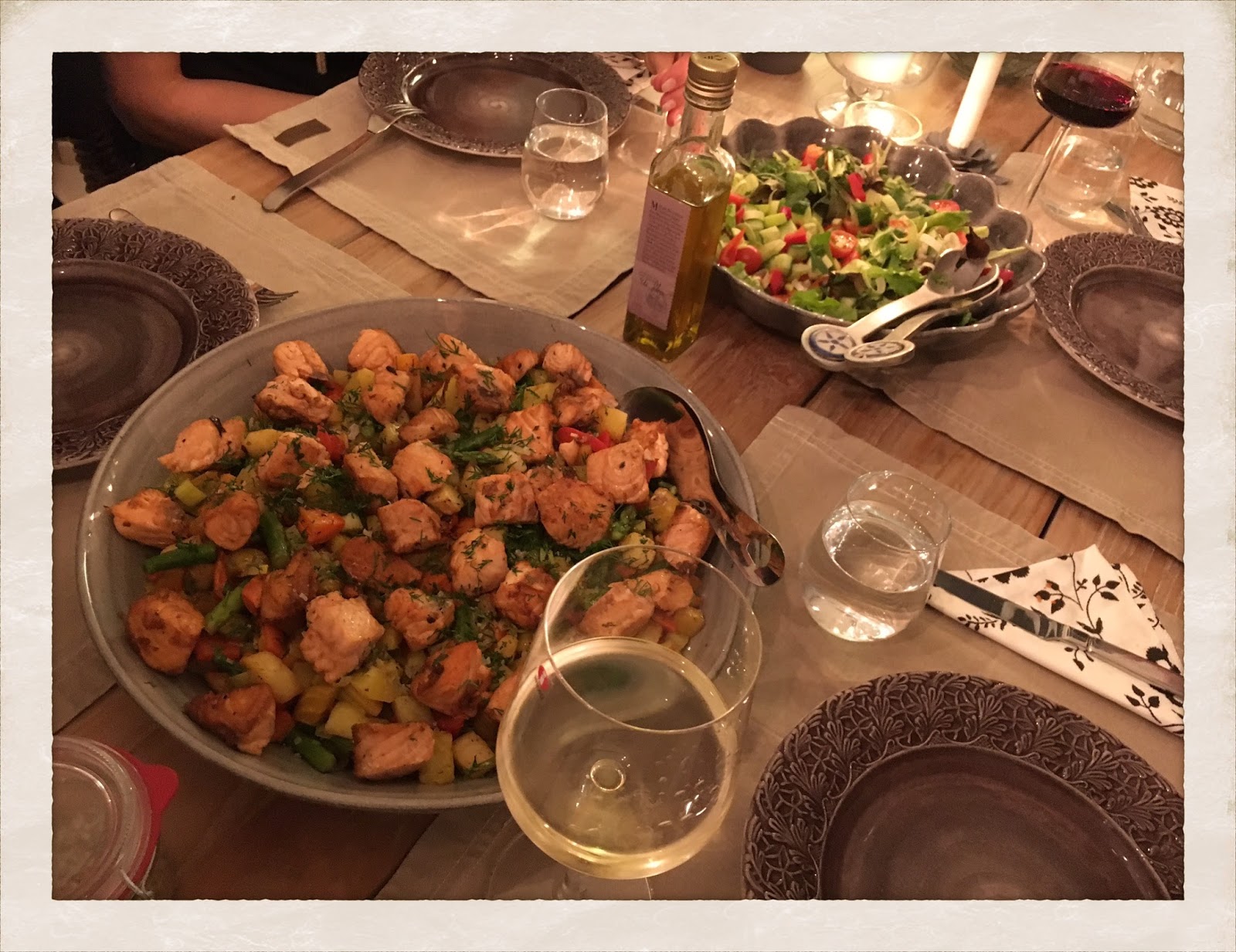 Malin's Diner: LAXPYTT MED TRE GODA KALLA SÅSER