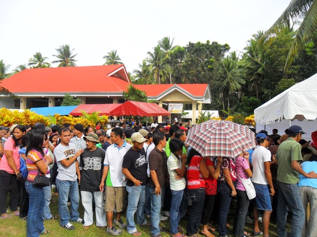 Velascos bring holiday cheer ~ Marinduque Rising