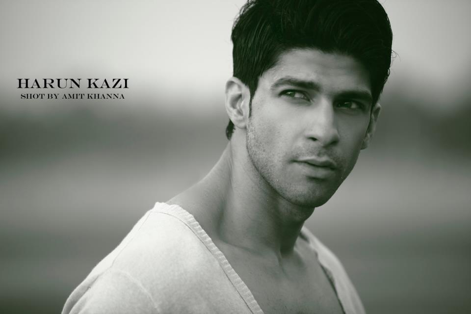 Shirtless Bollywood Men: Harun Kazi's incredible abs: Tiny shorts on ...