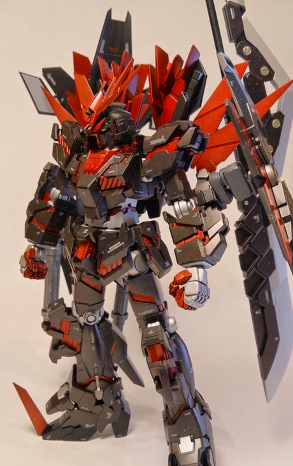 Custom Build: HGUC 1/144 Banshee Norn "Red Banshee"