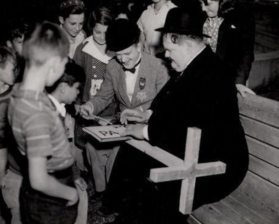 Laurel And Hardy BEHIND THE SCENES: July 2012