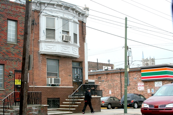 The Cemetery Traveler - by Ed Snyder: Graves of the Mob Bosses