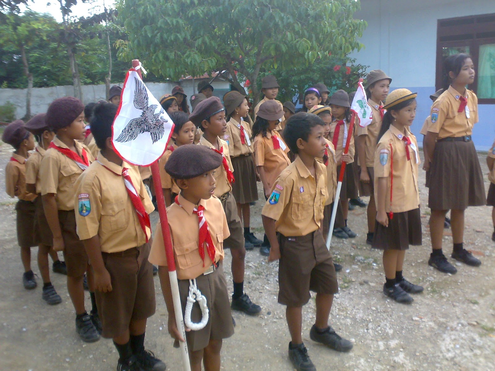 PENDIDIKAN DAN LATIHAN: LATIHAN PRAMUKA