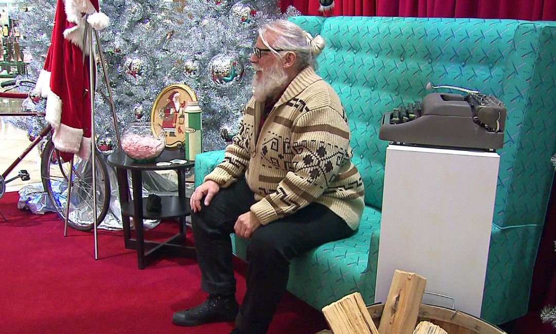 The Harris Sisters: Meet Hipster Santa