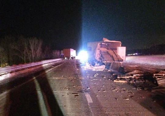 MEC&F Expert Engineers : SEMI-TRUCK CRASH SPREADS DRY ICE, PALLETS ...