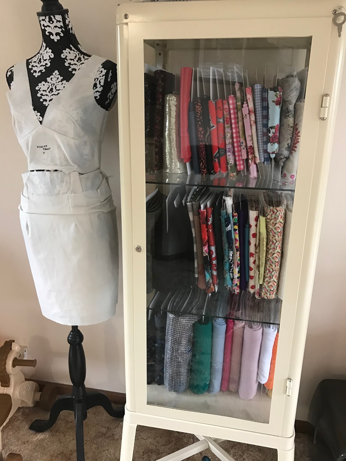 JuliaBobbin: How I Organise My Sewing Pattern and Fabric Collection