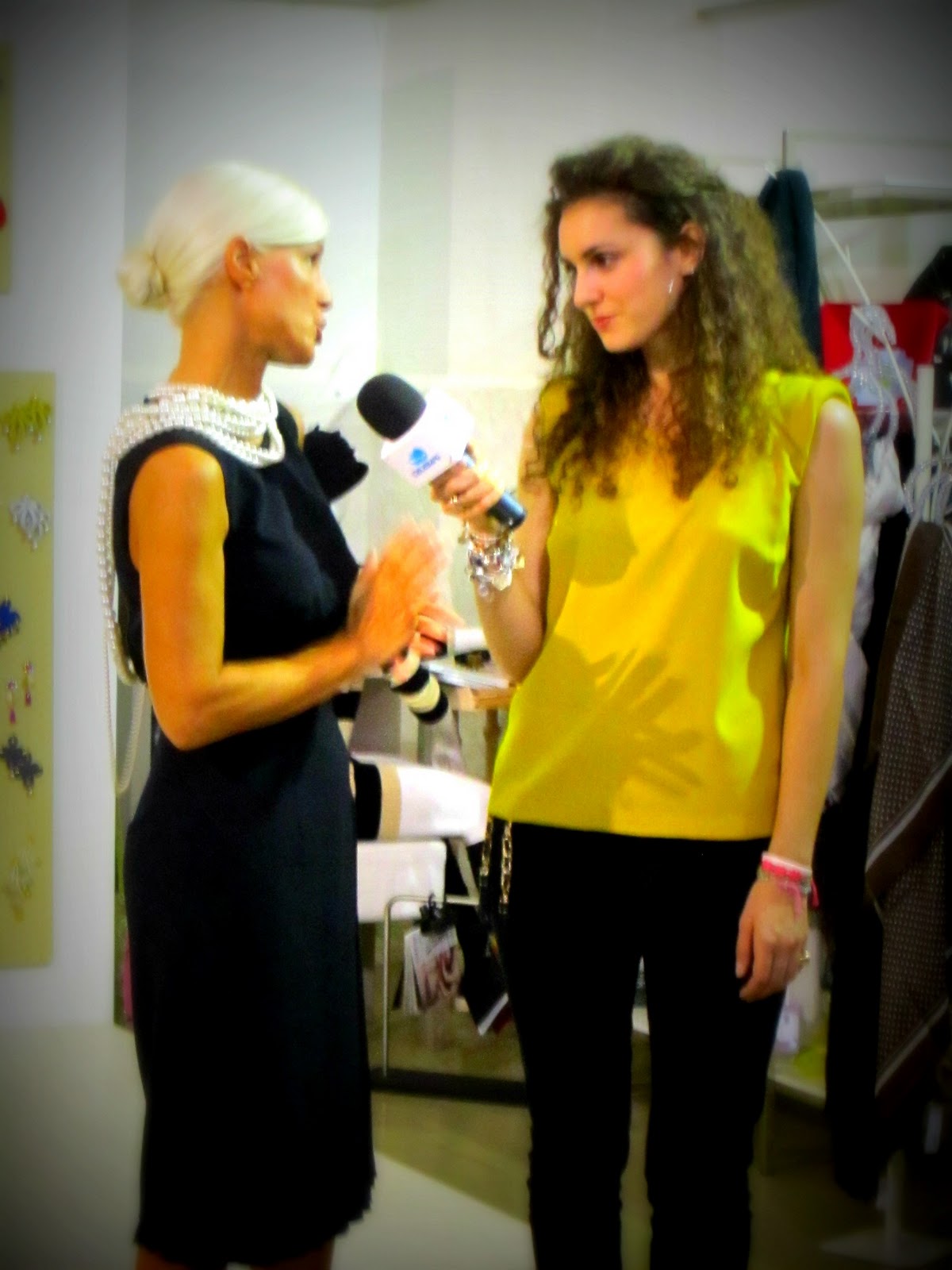 très (très) Chic: Gira la moda - Un pomeriggio con Carla Gozzi / An ...