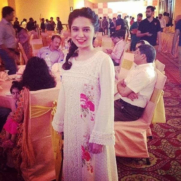 Pak Celebrity Gossip: Maria Memon Biography & Photos