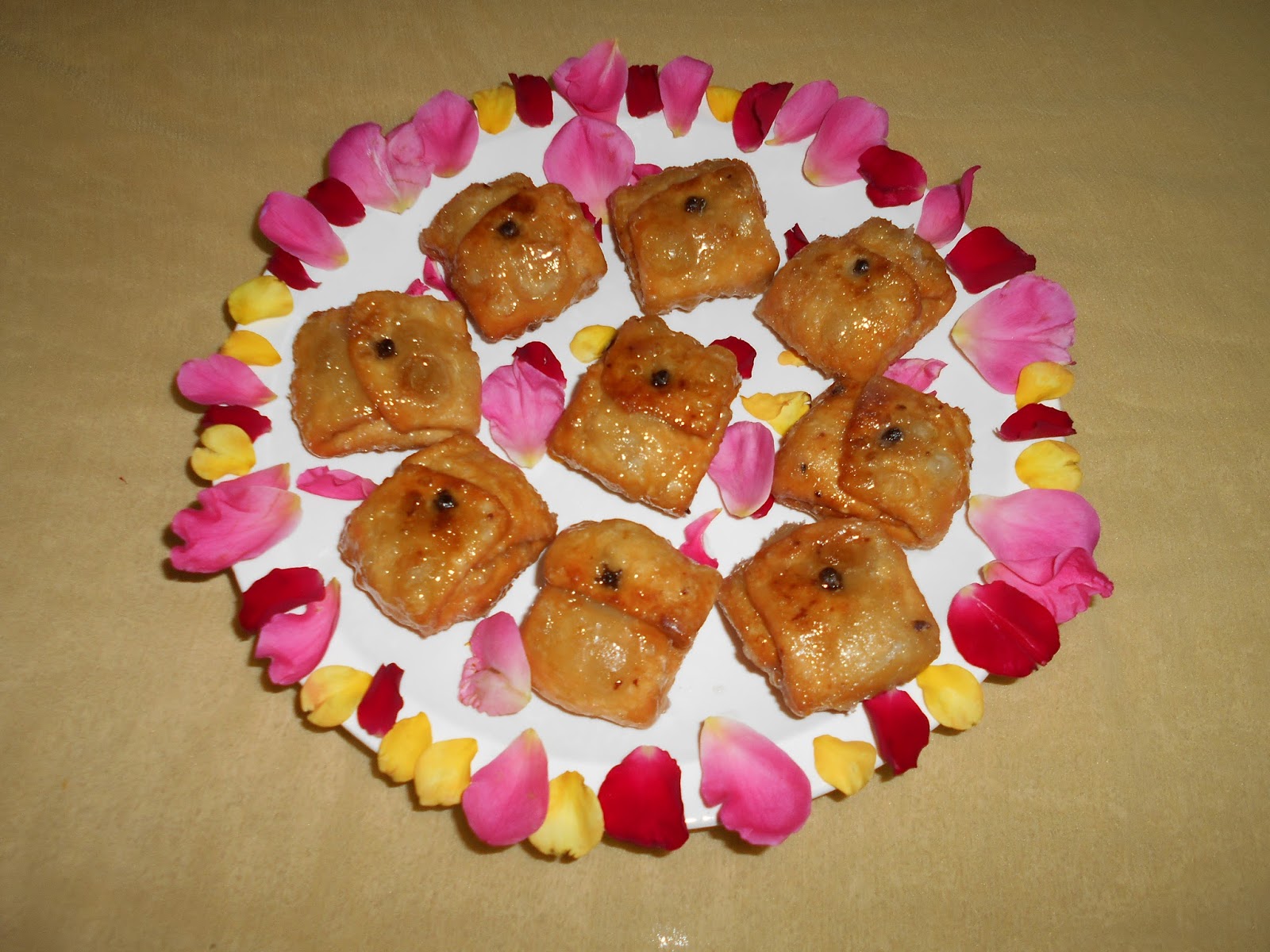 Paramita's Kitchen: Lavang Latika / Lobongo Lotika ( Holi Special Recipes )