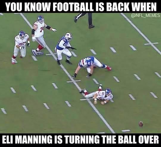 BuzzCanada: NFL Memes - Football is Back