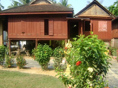 Cambodian Houses: Khmer House in Siem Reap Province