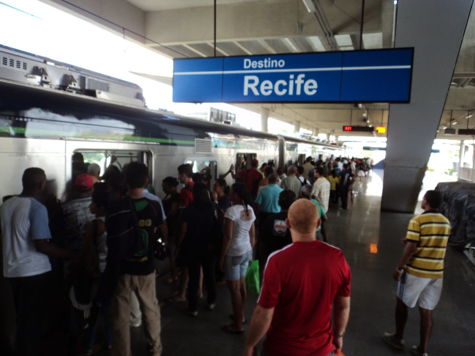 Metrô do Recife completa 30 anos de operação