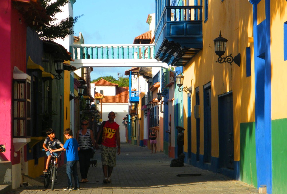 ViajesyTurismoGüigüeVenezuela: Calle Los Lanceros - Puerto Cabello Edo ...