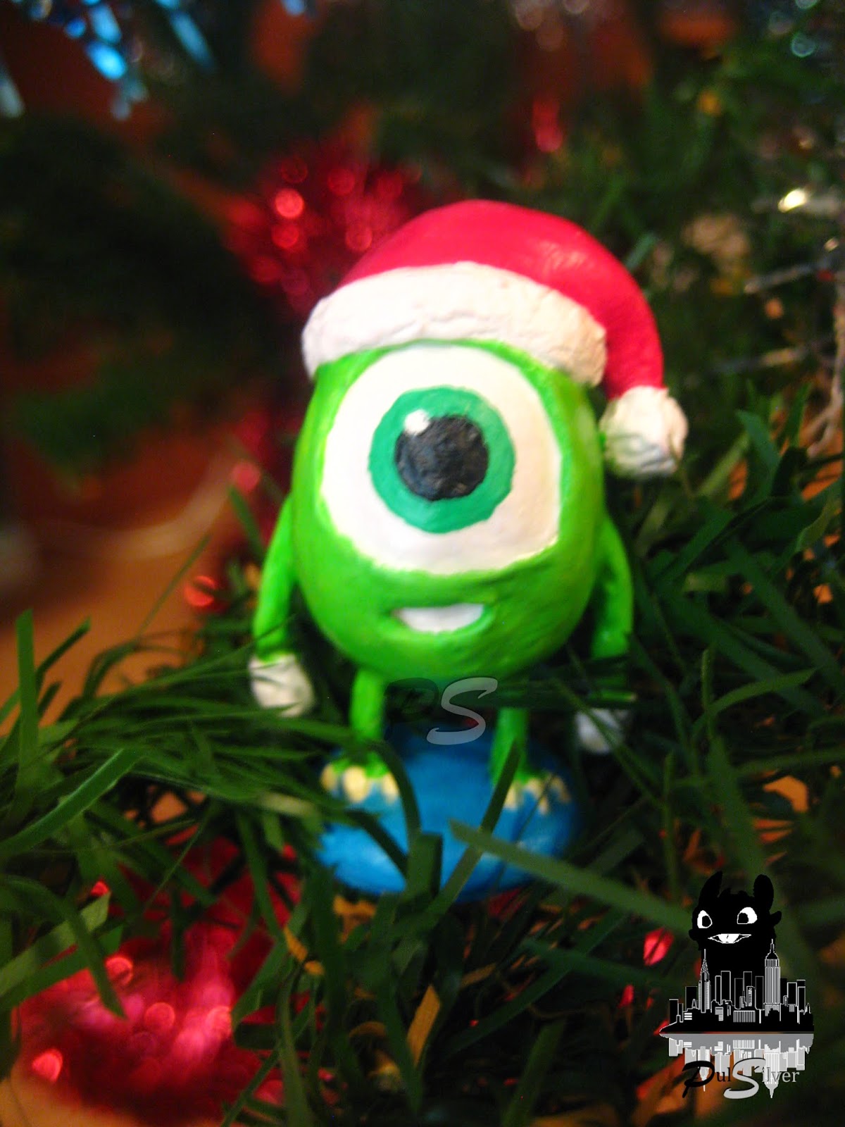 Pulsilver: Chibi Mike Wazowski (Papá Noel) - Monstruos S.A.