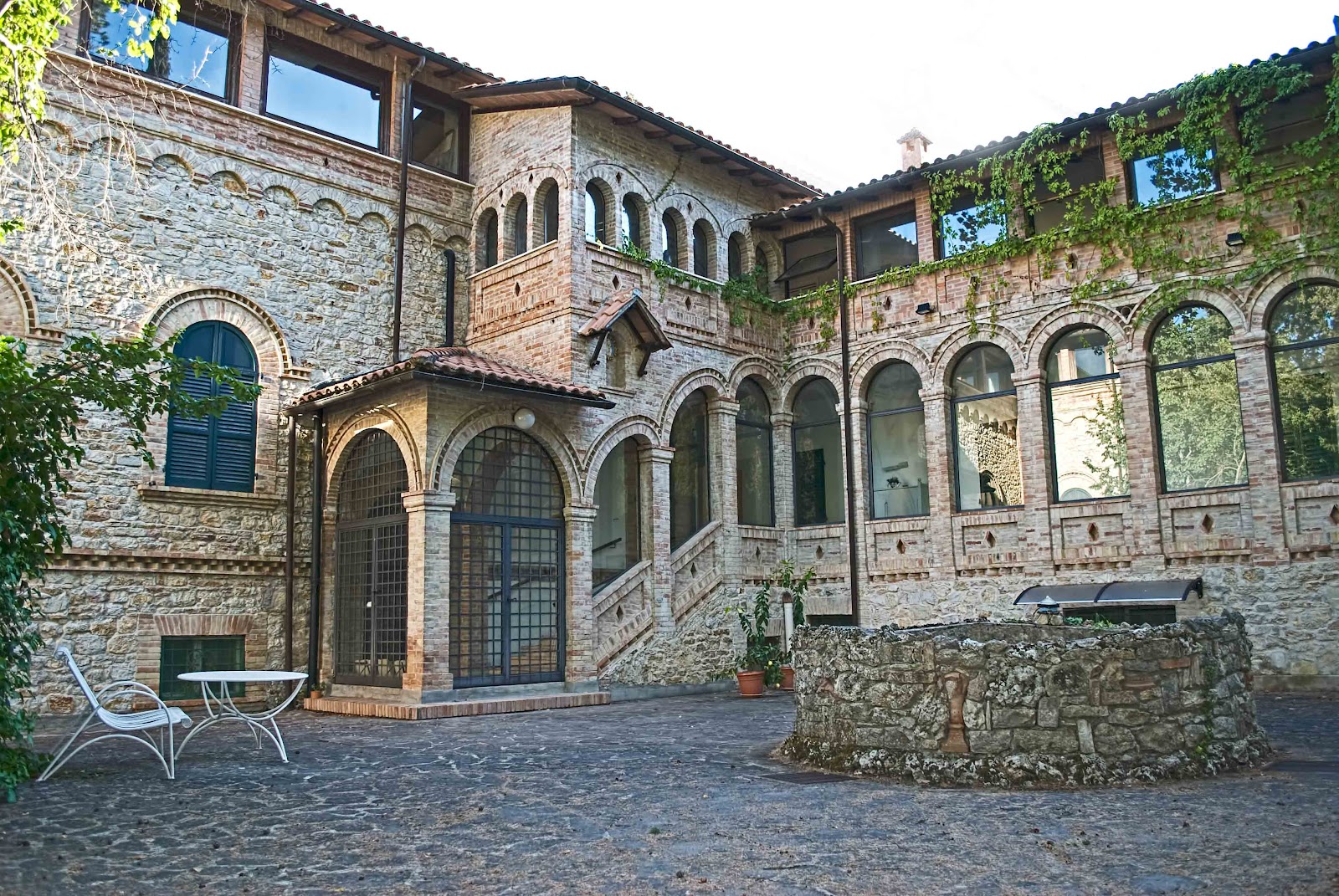 Living Lifes Best: Villa Pieve-Corciano Italy