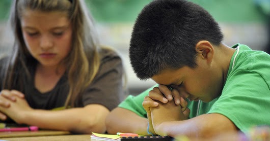 Estudiantes ganan el derecho de orar antes de comer en escuela ...